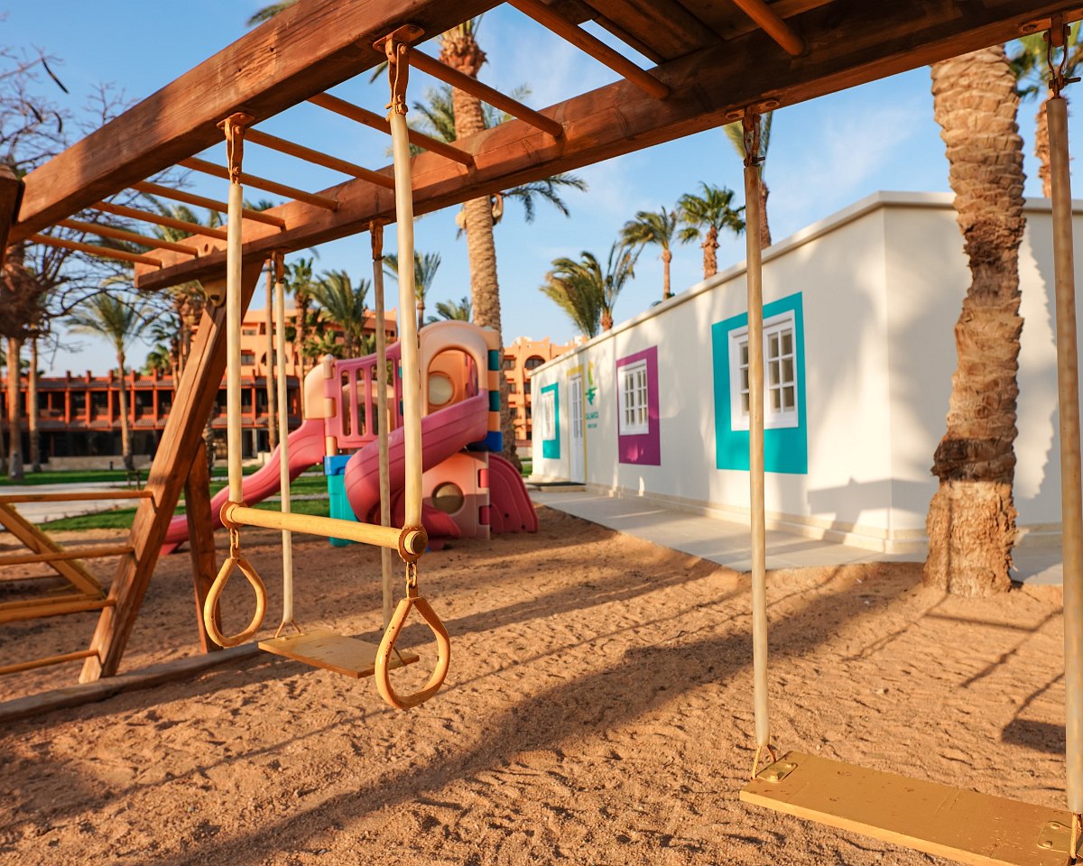 Bathing on the Red Sea - Calimera Blend Paradise!